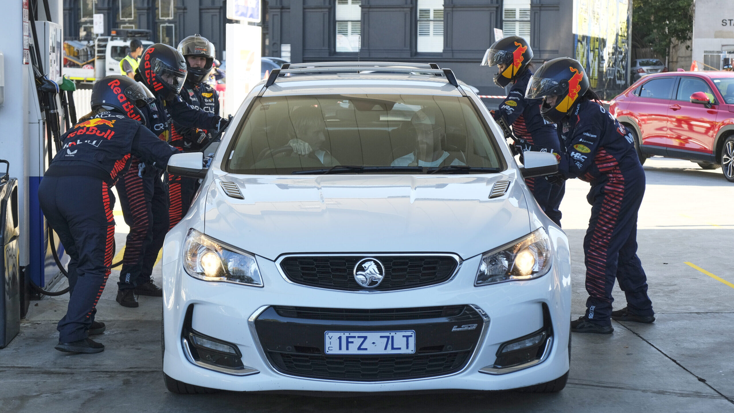 7-Eleven prepares for Formula 1 weekend with petrol station pit crew